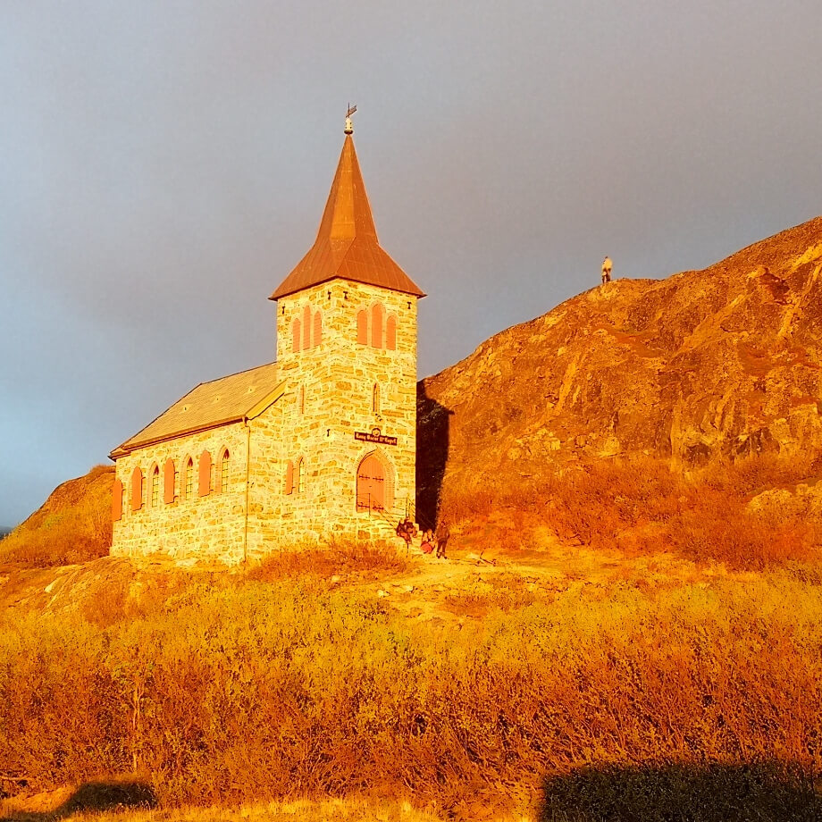 midnattsol-box - Booking Kirkenes